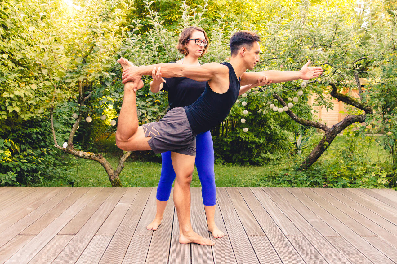 YOGA FÜR YUNGS - BRIGHT YOGA